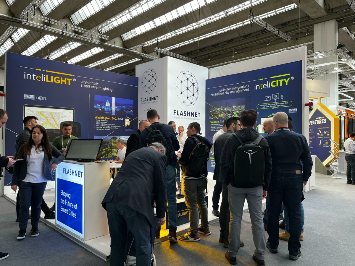 Pioneering smart city solutions: Flashnet shines at Light + Building 2024